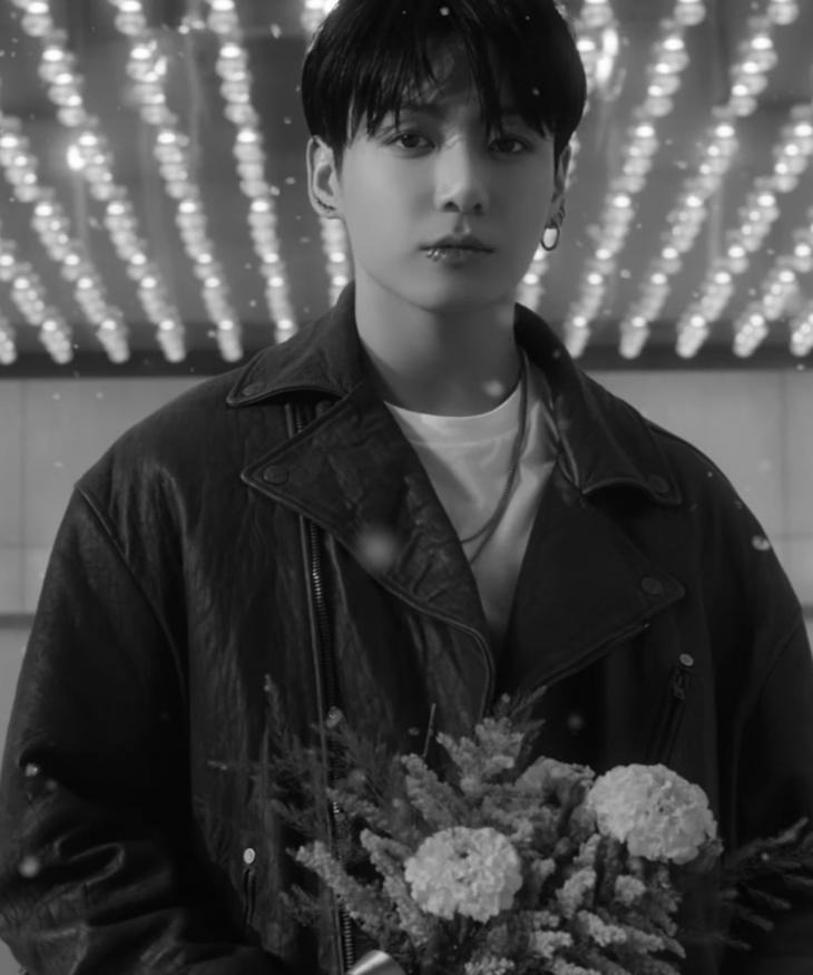 [BTS News] 방탄소년단 정국 'GOLDEN'·'Standing Next to You' 전세계→유럽 아이튠즈 앨범+송 차트 ...