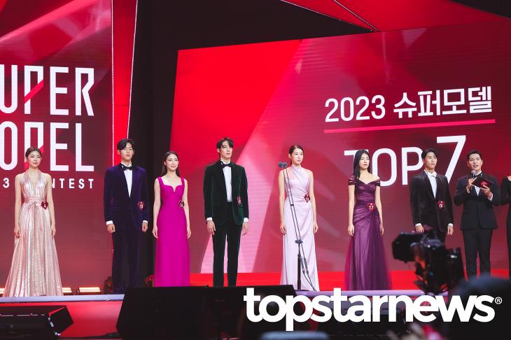 2023 슈퍼모델 선발대회 TOP7, ‘영광의 7인’ (2023 슈퍼모델 선발대회) [HD포토] - 최규석 기자 - 톱스타뉴스