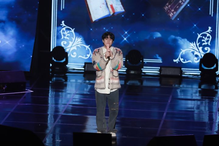 이무진, 전국투어 '별책부록' 성료…"올해도 돌아오겠다" - 편집팀 기자 - 톱스타뉴스