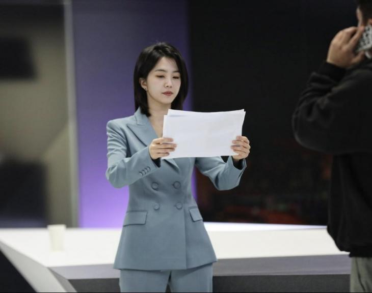 "남은 인생을 함께"…강지영 아나운서, '♥봄을 닮은 사람' 4월 결혼→'뉴스룸' 하차 - 이수현 기자 - 톱스타뉴스