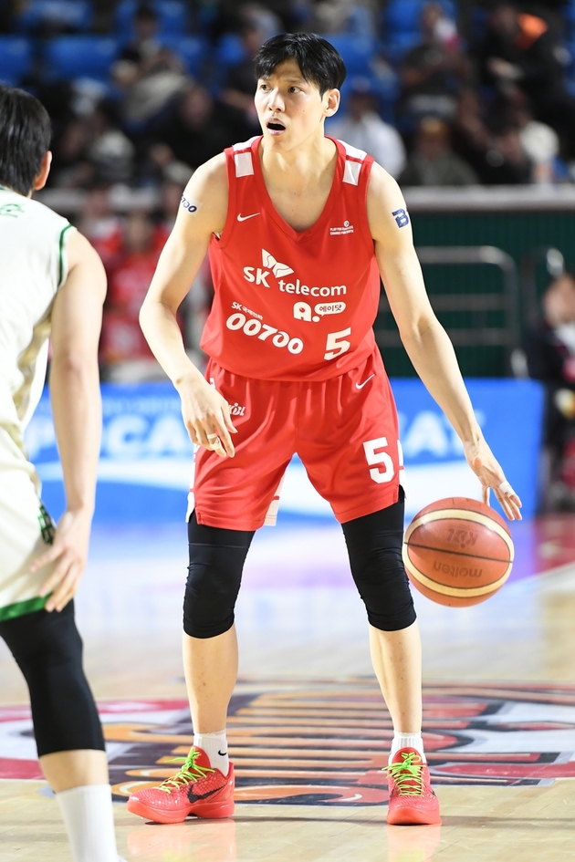 프로농구 SK, DB에 83-84 석패…3위도 멀어지나 - 편집팀 기자 - 톱스타뉴스