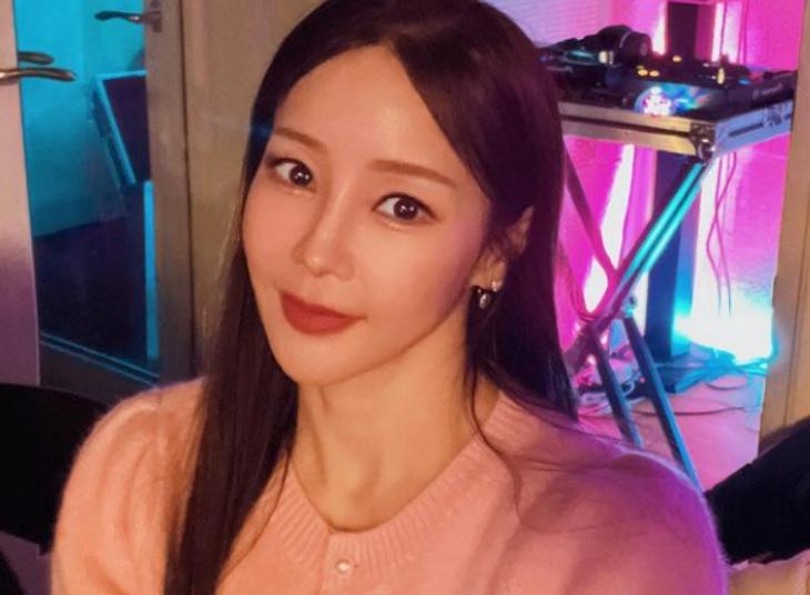 가수 미나, 오늘(22일) 모친상…남편 류필립 빙모상 - Kollo