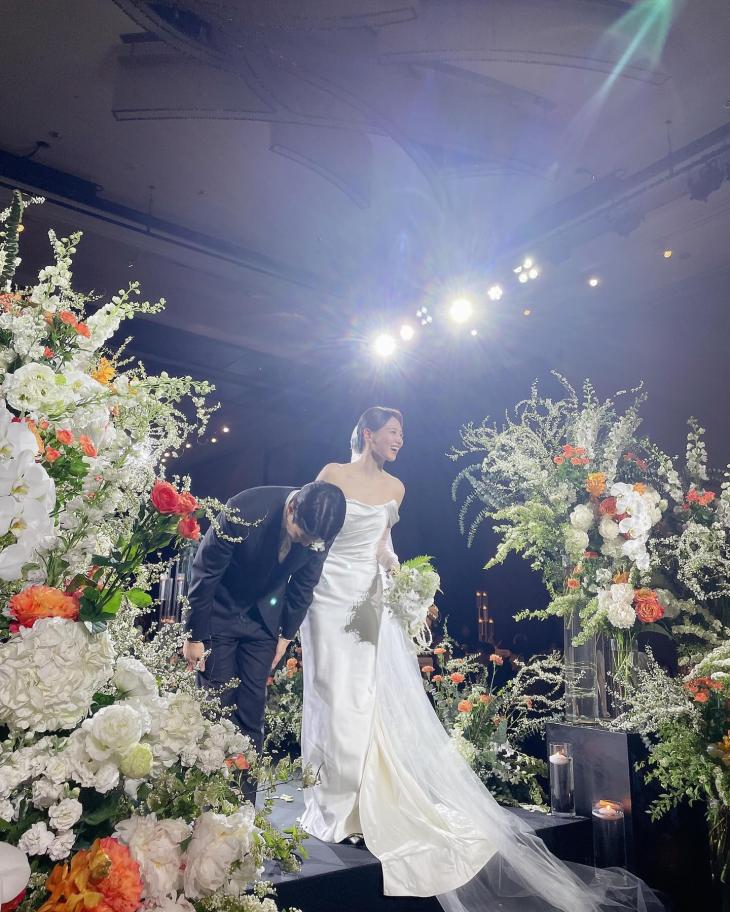 “너무 방실거려”…이선영 아나운서, ♥1살 연하 남편과 결혼 소감 - 오서린 기자 - 톱스타뉴스