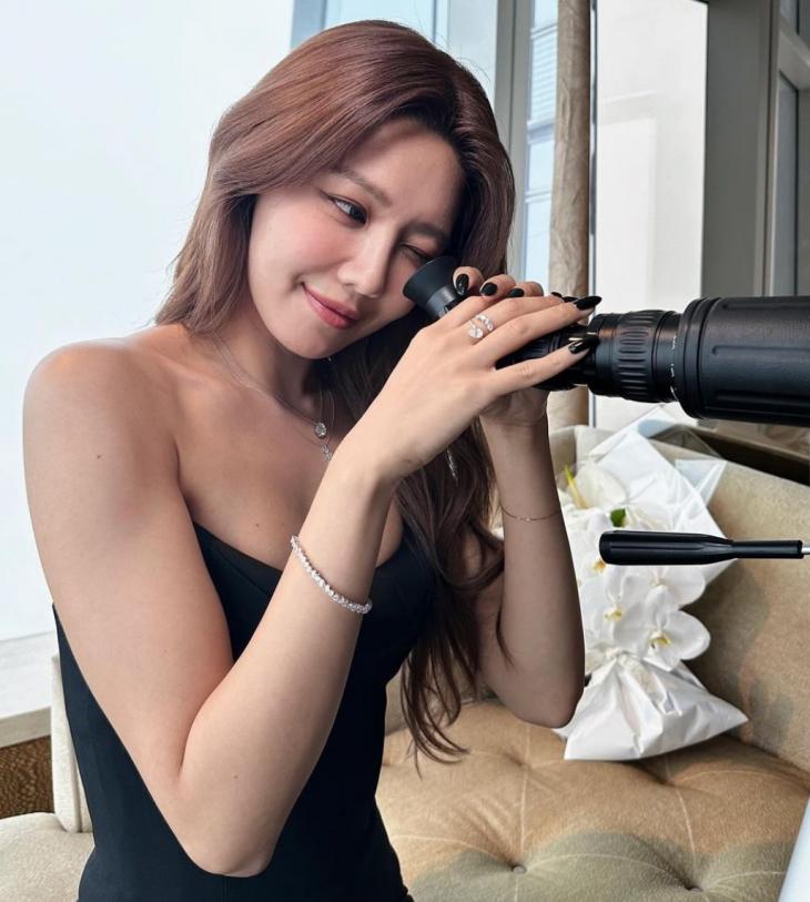 정경호♥수영, 결혼 임박? "반전 볼륨 몸매+물오른 미모" - Kollo