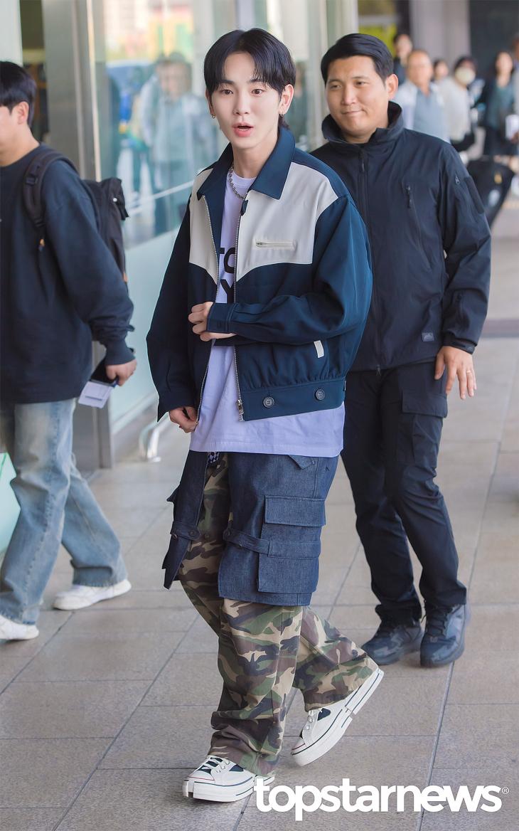 샤이니(SHINee) 키, ‘아는 사람 만난듯한 느낌적인 느낌느낌’ (김포공항 출국) [HD포토] - 최규석 기자 - 톱스타뉴스