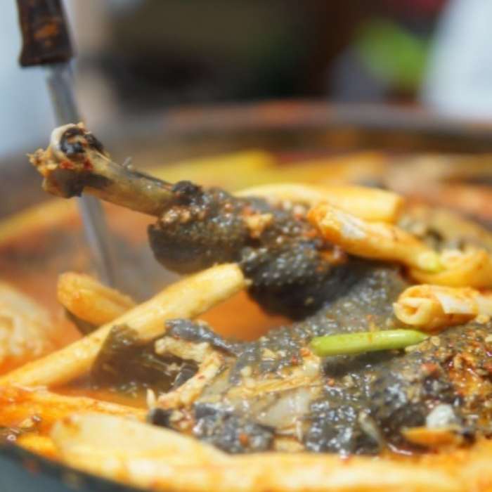 ‘생생정보’ 서울 제기동 가물치오골계탕 맛집 위치는? “기력 충전 보양식” - 장필구 기자 - 톱스타뉴스