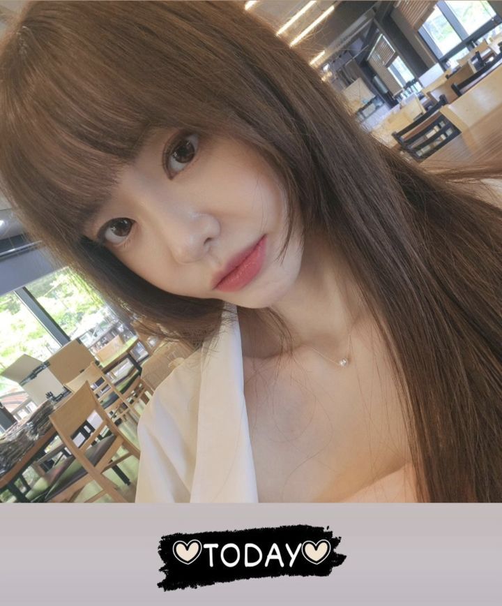 서유리, 이혼 후 근황 공개…물오른 미모 - 편집팀 기자 - 톱스타뉴스