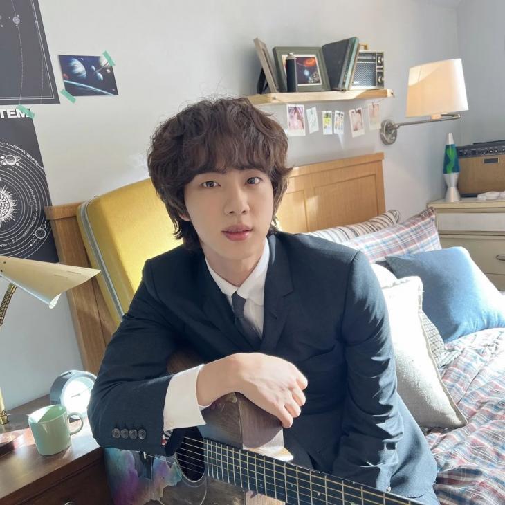 [BTS News] 방탄소년단 진, 팬들을 향한 세레나데 'The Astronaut' 스포티파이 4억 스트리밍…월드클래스의 ...