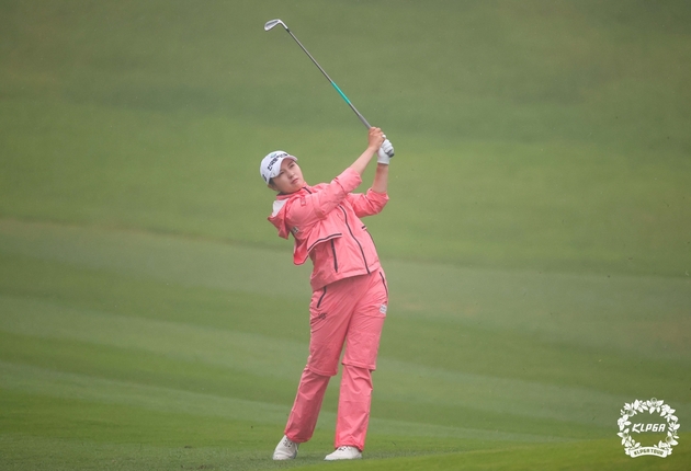 박현경·박지영, KLPGA 투어 BC·한경 대회 3R 공동 선두 - 편집팀 기자 - 톱스타뉴스