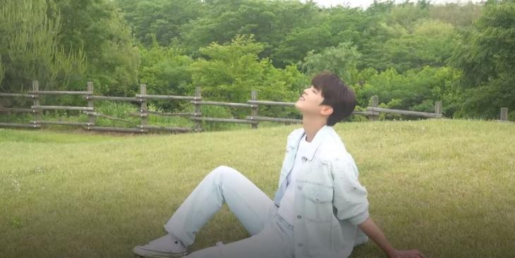 박지현, '그대가 웃으면 좋아' MV 비하인드…"처음으로 뮤비 촬영해 봤는데 재밌어요" - 장지우 기자 - 톱스타뉴스