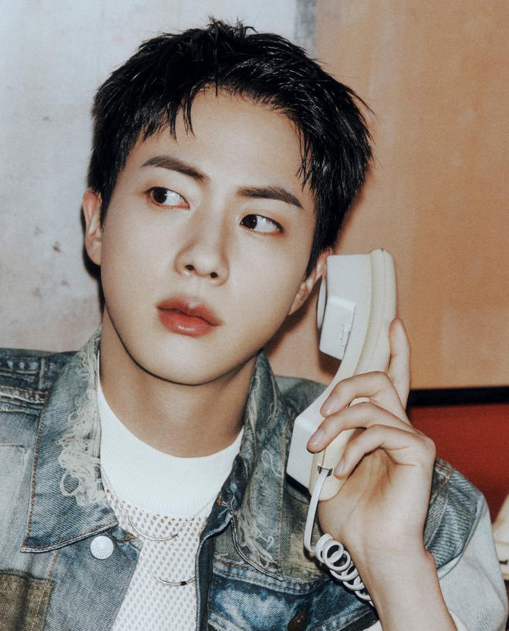 [BTS News] 방탄소년단 진, '7월 이달의 픽 K팝 남자 아티스트' 1위…글로벌 팝 센세이션 - 황선용 기자 - 톱스타뉴스