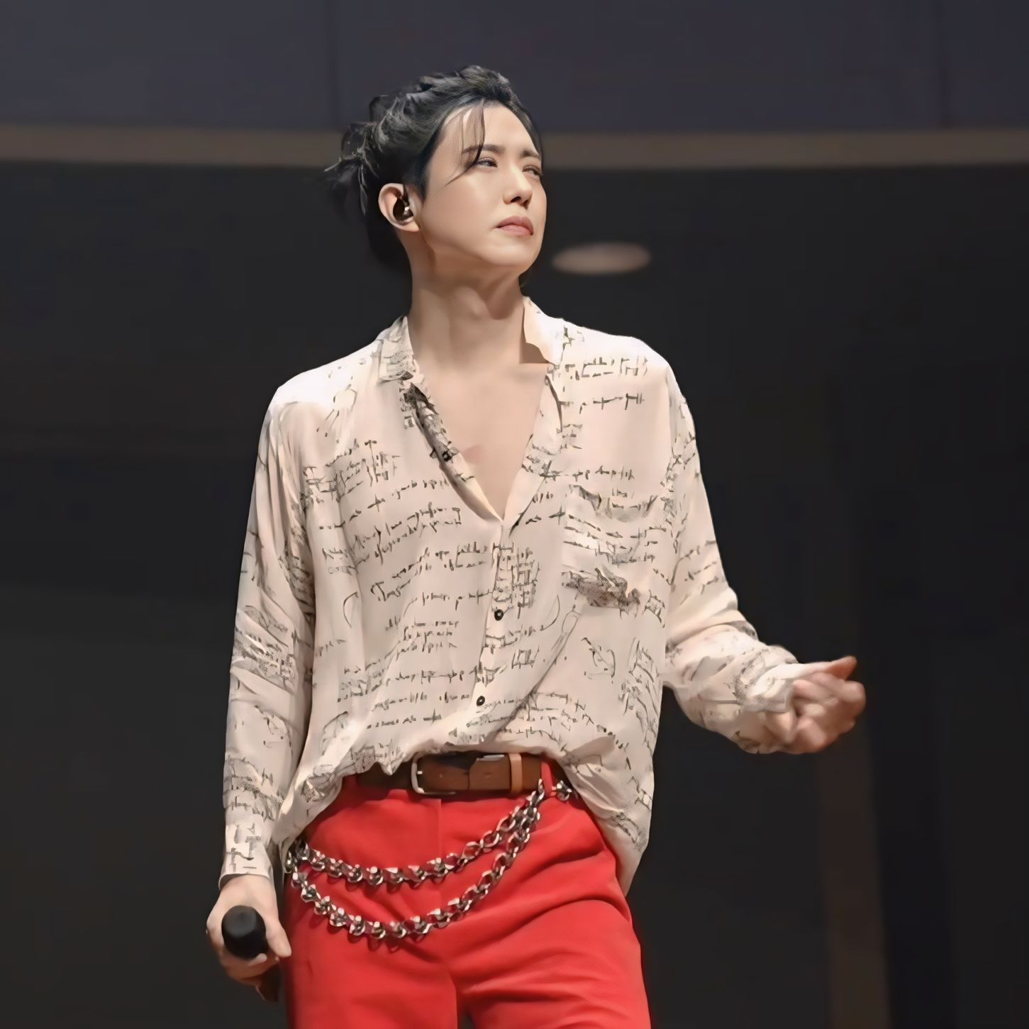 [F레터] 가수 양준일, 인생의 불확실성을 카타르시스로 승화시키는 ‘콘서트 장인’ - 황선용 기자 - 톱스타뉴스