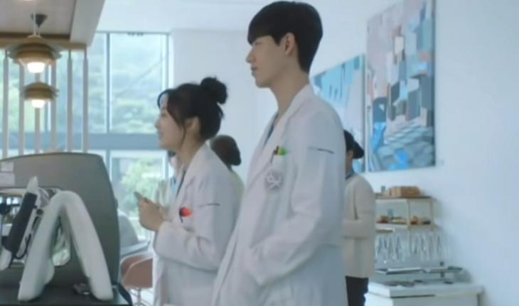 "수업 거부하지만 장학금은 받고 싶어"…의대생 3200명, 국가장학금 신청 왜? - 정은영 기자 - 톱스타뉴스