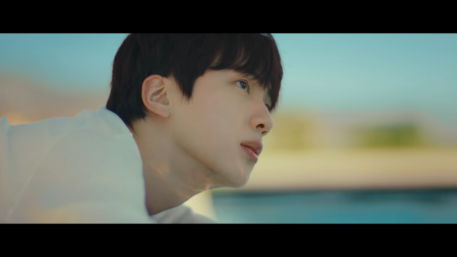 BTS 진, 'Running Wild' 티저로 전한 벅찬 감성…팬들 마음을 흔들다 - 황선용 기자 - 톱스타뉴스 - 엔터/가요/BTS News