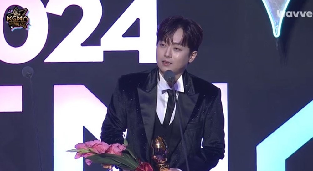 이찬원, '2024 KGMA' 최고 인기상까지 5관왕 석권… 2024년을 빛낸 '최고의 대세' - 장지우 기자 - 톱스타뉴스