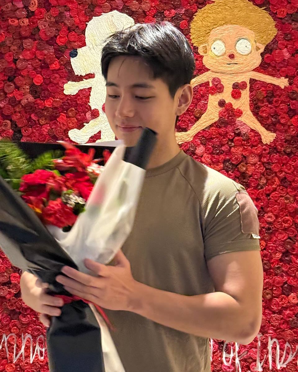 '전역 D-107' BTS 뷔, 군대 가니 더 멋있어졌네…벌크업 후 달라진 팔근육 - 김효진 기자 - 톱스타뉴스