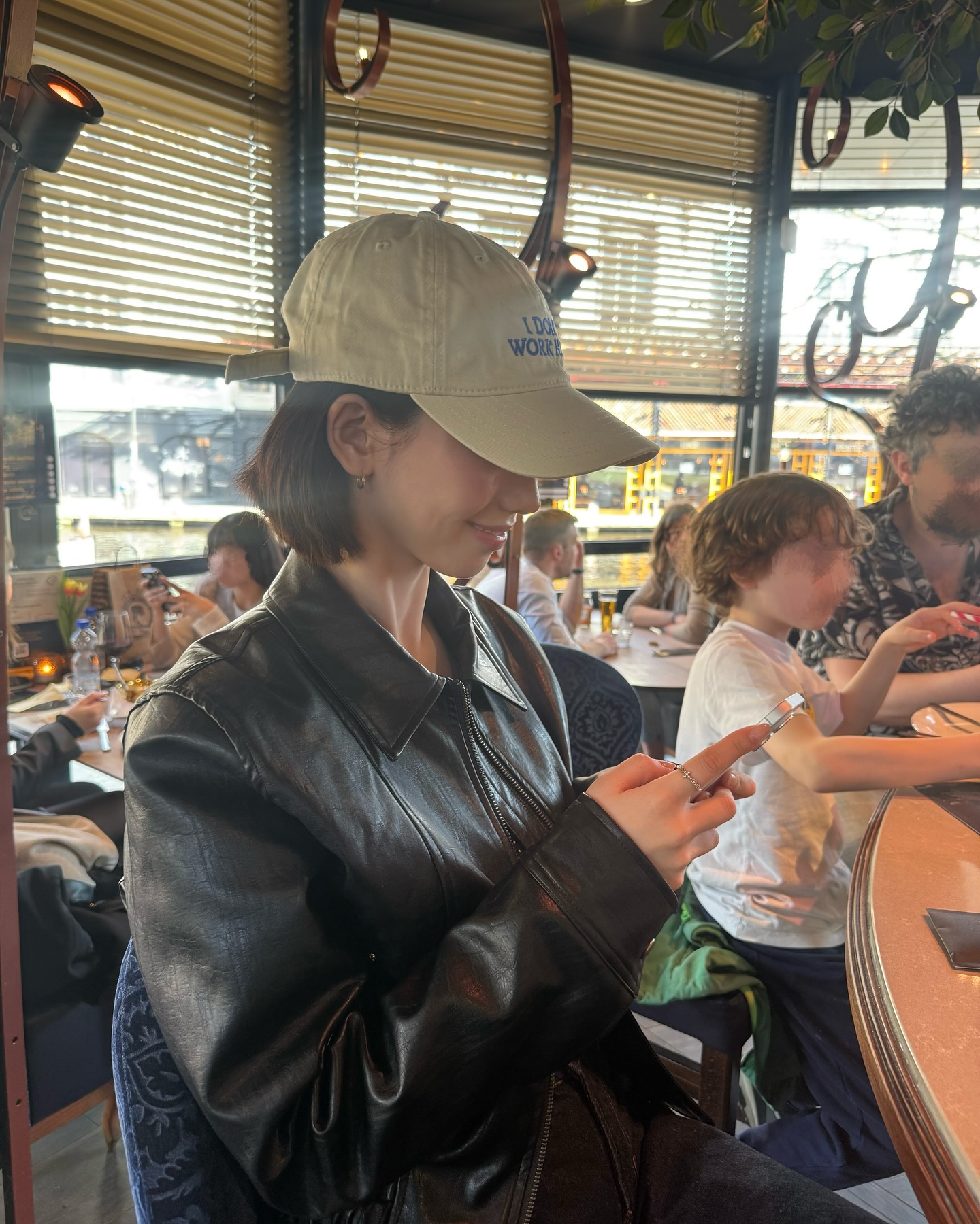 에스파 카리나, 모자 챙에 가려지는 소두 인증 - 이정훈 기자 - 톱스타뉴스 - 엔터/핫토픽