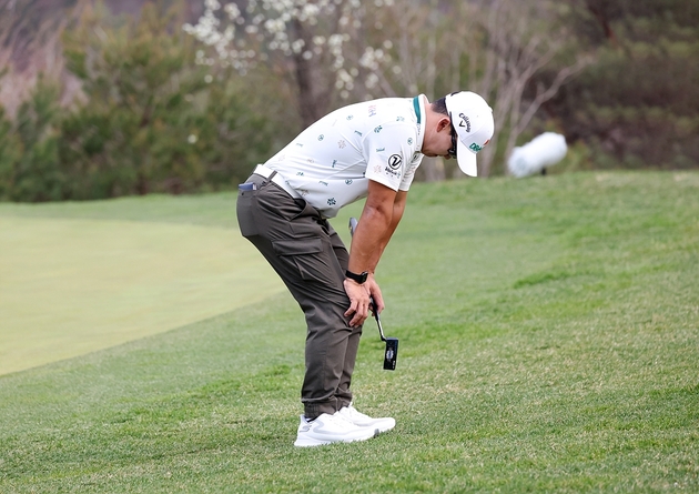 김홍택, ‘KPGA’ DB손해보험 프로미 오픈 2라운드 허리 부상으로 기권 - 조민서 기자 - 톱스타뉴스 - 스포츠