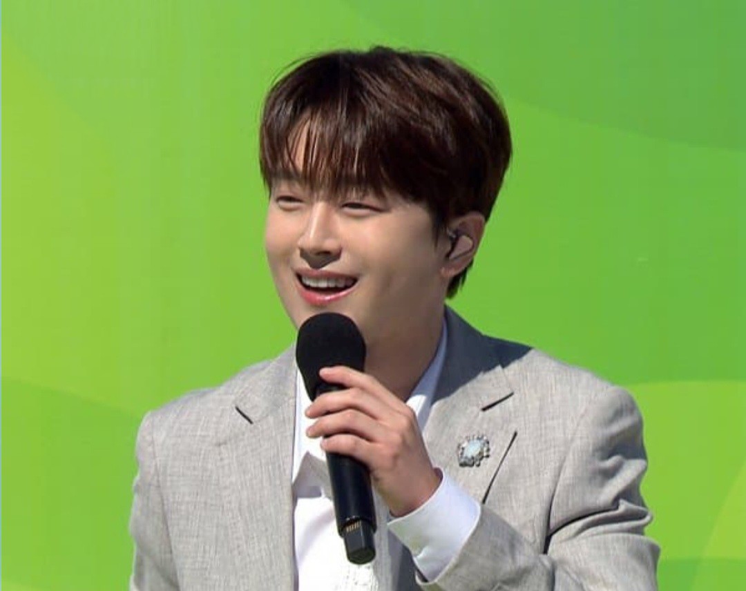 '전국노래자랑' 피날레 장식 '트롯거성' 이찬원, 시청률 6.7%→당일 KBS1 전체 방송 중 시청률 1위 - 김지정 기자 - 톱스타뉴스 - 엔터/방송