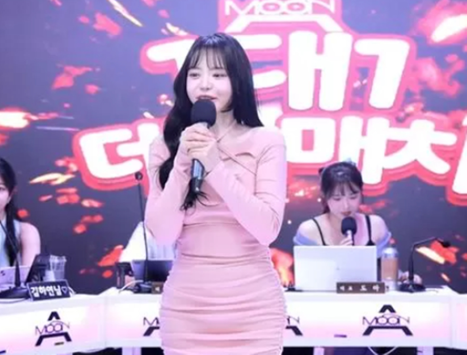 “사이버 룸살롱”…SOOP 수익 상위 10위권 모두 ‘성 상품화 논란’ 엑셀방송 - 서승아 기자 - 톱스타뉴스 - 엔터/셀럽/이슈