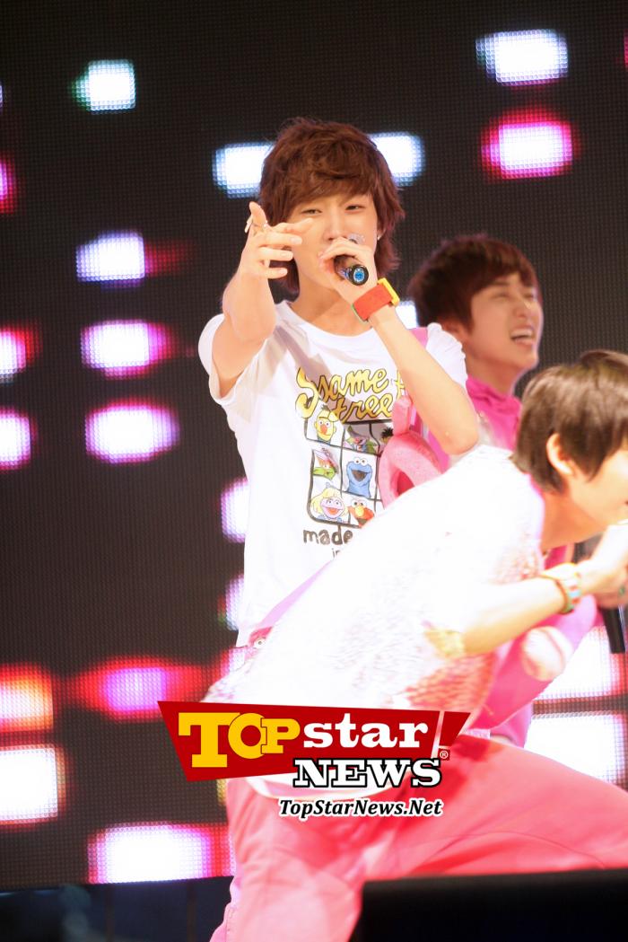 B1A4, OK로 신인다운 상큼한 무대 선사 - 이경아 기자 - 톱스타뉴스