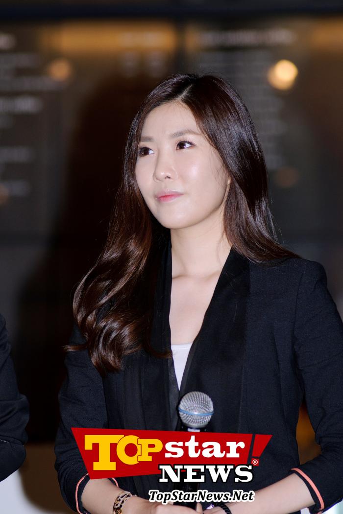 다비치(Davichi), '티아라 카페 오픈을 축하하러 왔어요' - 최규석 기자 - 톱스타뉴스