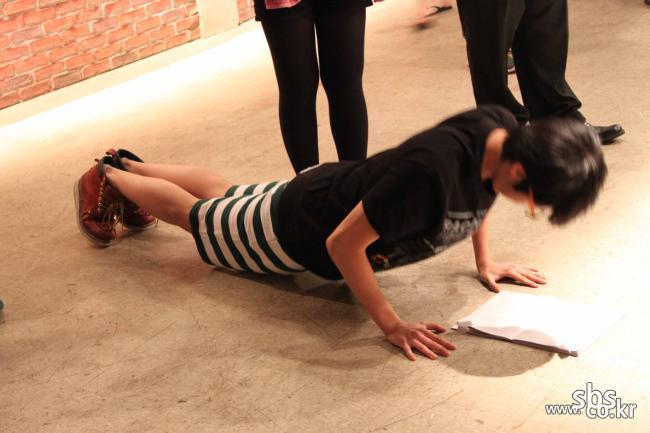 이성열, 상반신 노출 위해 2주 동안이나 계속 운동한 사연 - 장영권 기자 - 톱스타뉴스