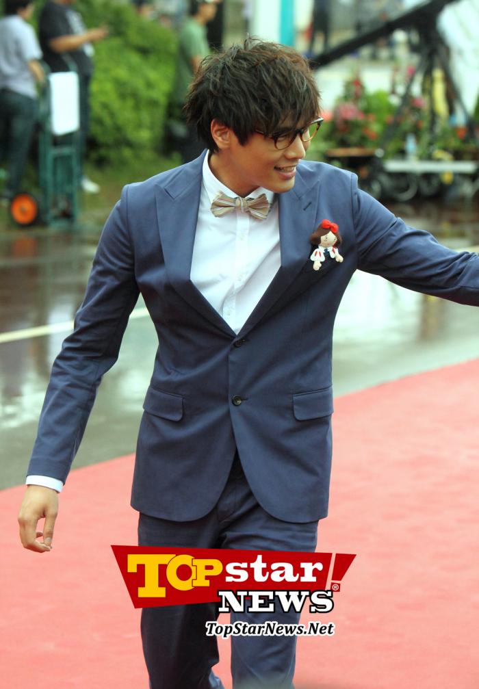 최다니엘, '시원한 블루 수트' 차려 입고 부천국제판타스틱영화제 참석 - 오인환 기자 - 톱스타뉴스