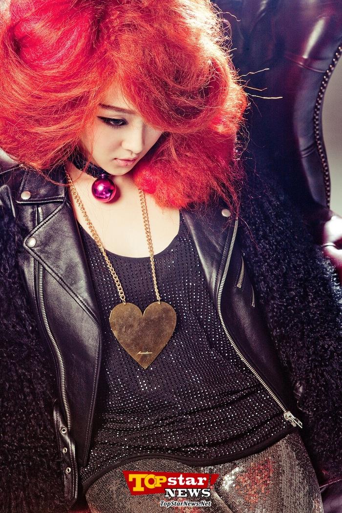 '데프콘걸' 살찐고양이 파격 변신 뇌쇄적 재킷 공개 화제 - 김명수 기자 - 톱스타뉴스