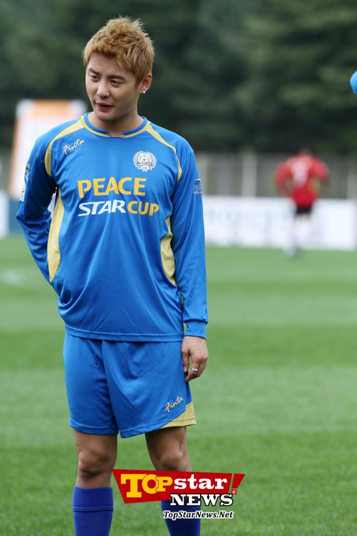 JYJ 김준수-FC MEN, '2011 피스스타컵' 5:1로 대패!…패배에 대한 아쉬운 표정 역력 - 고아라 기자 - 톱스타뉴스
