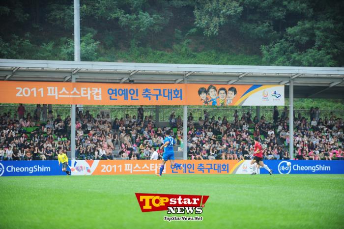 JYJ 김준수, 강렬한 옐로우 헤어 스타일로 'FC MEN' 맹활약 불구 패배 - 장영권 기자 - 톱스타뉴스