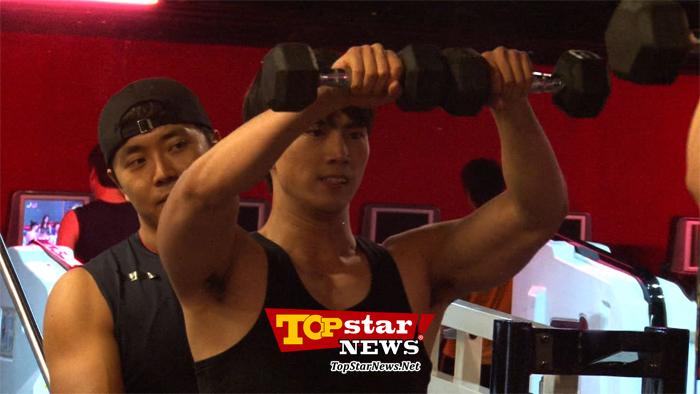 2PM 옥택연, 근육질 명품 몸매 만들기 비결 전격 공개 - 장영권 기자 - 톱스타뉴스