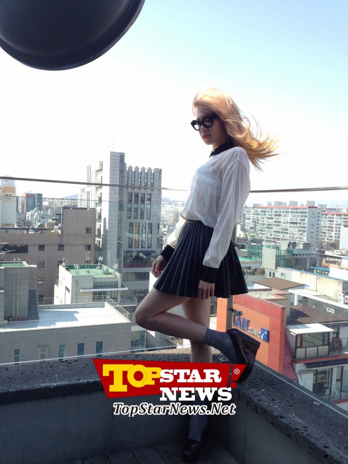 미(MIIII), 첫 무대 앞두고 마네킹 몸매 뽐낸 미공개 컷 공개 - 전민수 기자 - 톱스타뉴스