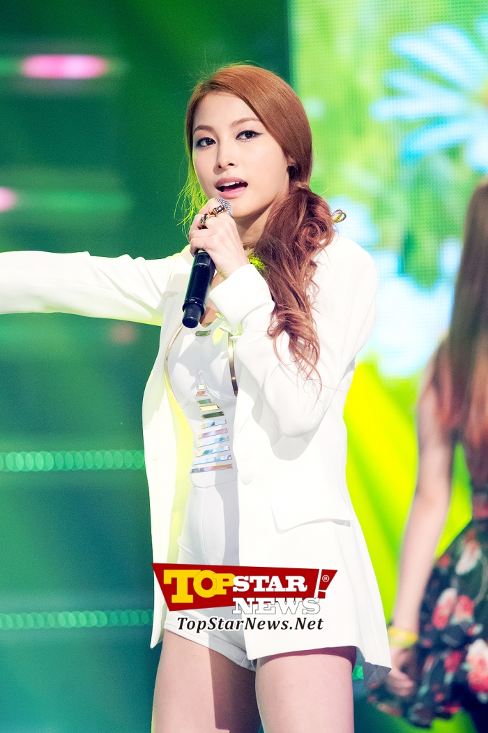 KARA's Park Gyuri, 'the beauty of unchallengable goddess,' MBC MUSIC Show Champion Live Scene ...