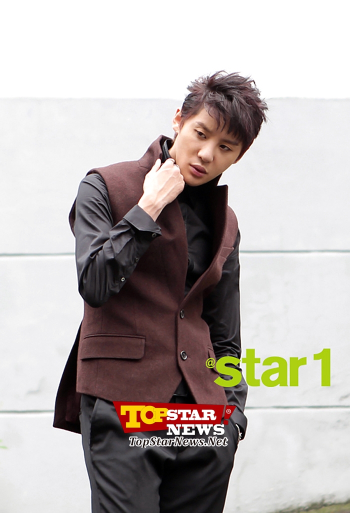 JYJ 김준수(XIA), “지금은 네일아트 안 하면 어색” [KPOP] - 김명수 기자 - 톱스타뉴스