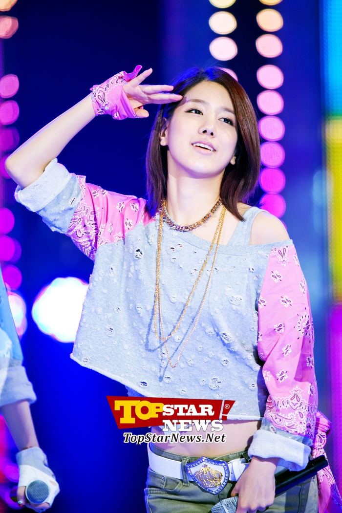 Yang Ji Won de SPICA, "Mirando a lo lejos" … Ceremonia de inauguración ...