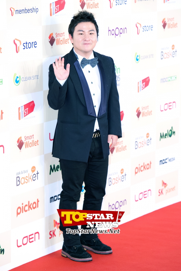 Huh Gak, "Muchas gracias por otorgarme el Premio TOP10"… Alfombra roja ...