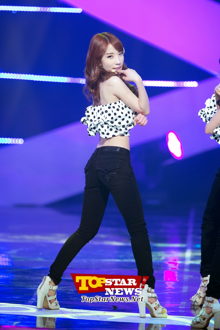 Rainbow’s Ji Sook, ‘Charming in a tube-top’…‘ Mnet M! Countdown [KPOP PHOTO] - Hannah Kang 기자 ...