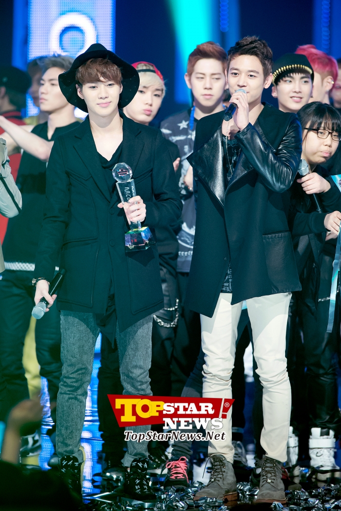 Min Ho de SHINee, "Dando el discurso de agradecimiento"…Mnet M! Countdown [KPOP PHOTO] - Juana ...