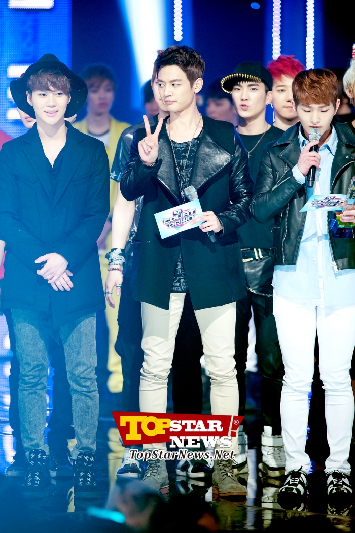 SHINee’s Min Ho, ‘A chic peace sign’…Mnet M! Countdown [KPOP PHOTO ...