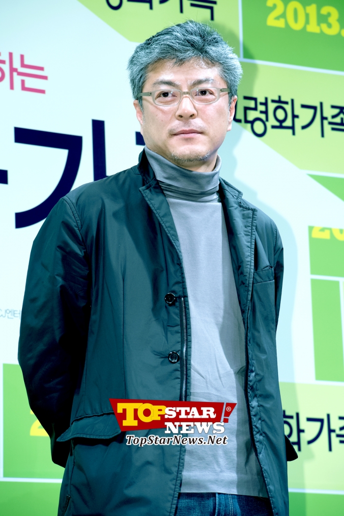송해성(Song Hae Seong), ‘관심 부탁드려요~’…영화 ‘고령화가족’ 제작보고회 현장 [KMOVIE PHOTO ...