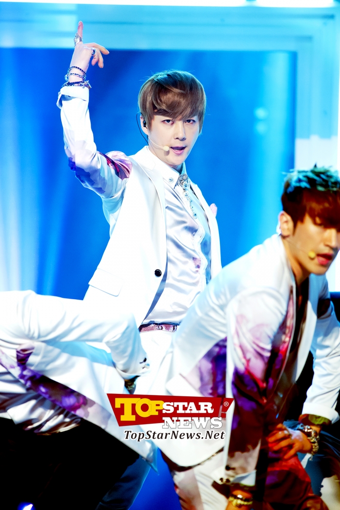 신화(SHINHWA) 신혜성, ‘카리스마 넘치는 무대’ …MBC뮤직 ‘쇼 챔피언’ 방송 현장 [KPOP PHOTO] - 최규석 기자 - 톱스타뉴스