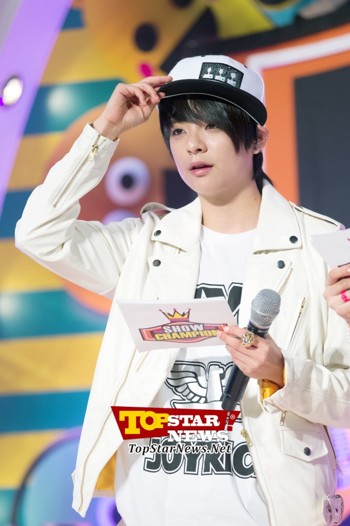 f(x)’s Amber, ‘Focused on her hat’… MBC MUSIC ‘Show Champion’ [KPOP ...