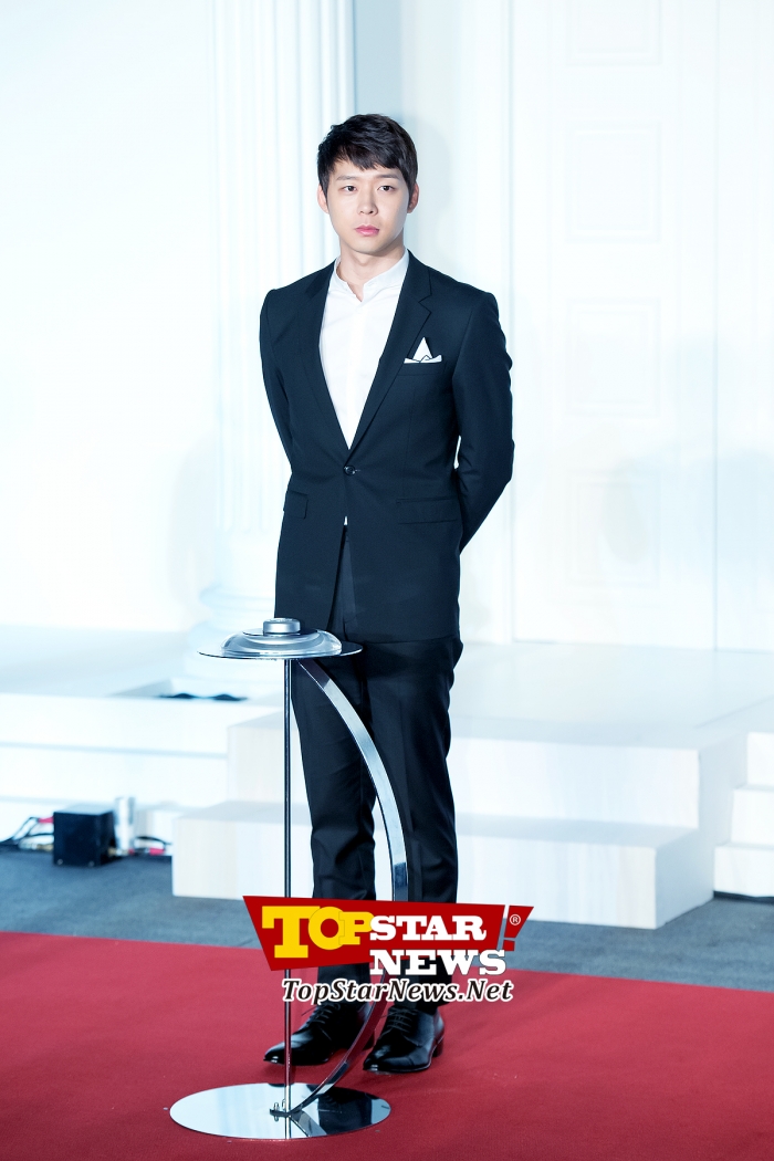 Park Yoo Chun de JYJ, "Mirando a lo lejos"… Ceremonia de inauguración de la "2013 JYJ Membership ...