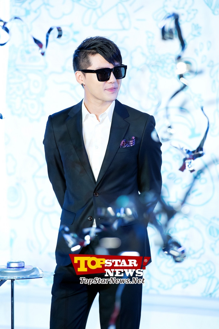 JYJ’s Kim Jun Su, ‘With a chic face expression’ … Opening ceremony for ‘2013 JYJ Membership Week ...