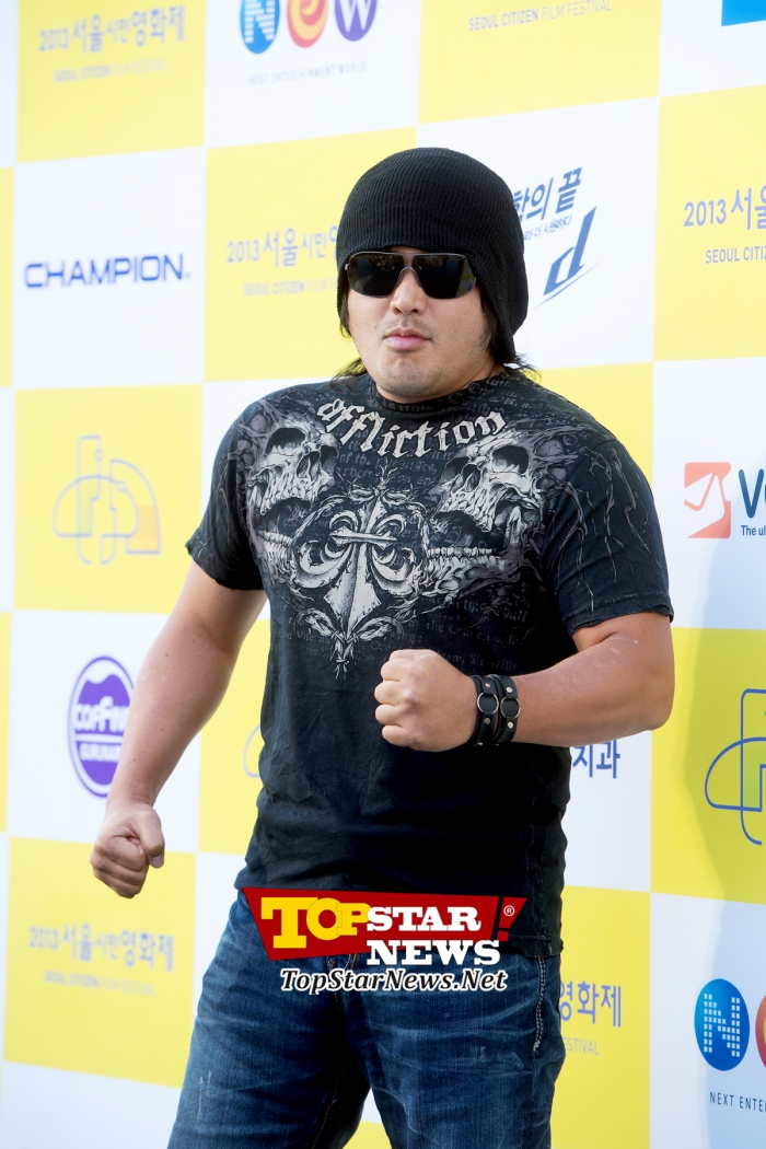 [HD] Kim Bo Sung, ‘Posing with energy’… Blue carpet for the ‘2013 Seoul ...