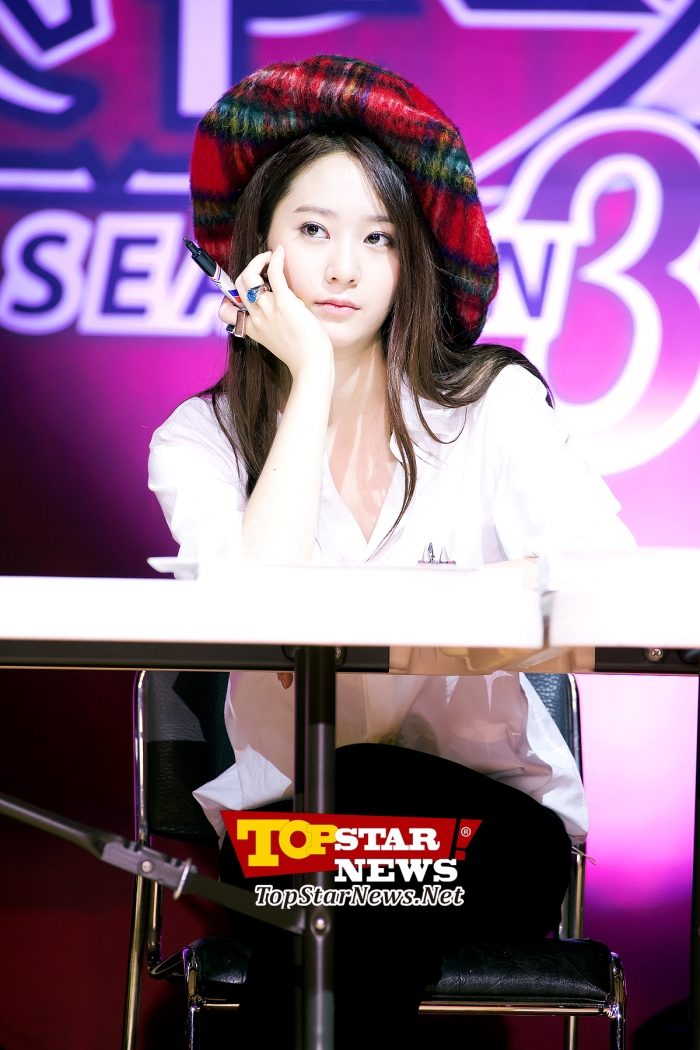 [HD] f(x)’s Krystal, ‘A chic face expression’ …’Red Knight’ showcase for the game ‘Elsword ...