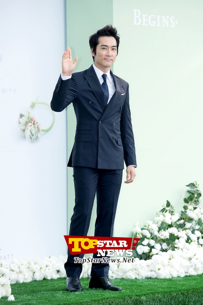 [HD] Song Seung Hun, ‘Waving along with a smile’ …Photo wall for Lee ...
