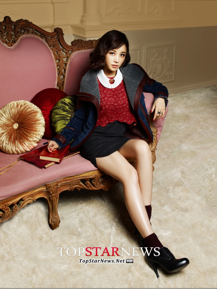 윤진이(Yoon Ji Ni), ‘여왕의 품격’ 세련+고혹적 매력 돋보이는 화보 공개 - 장재연 기자 - 톱스타뉴스