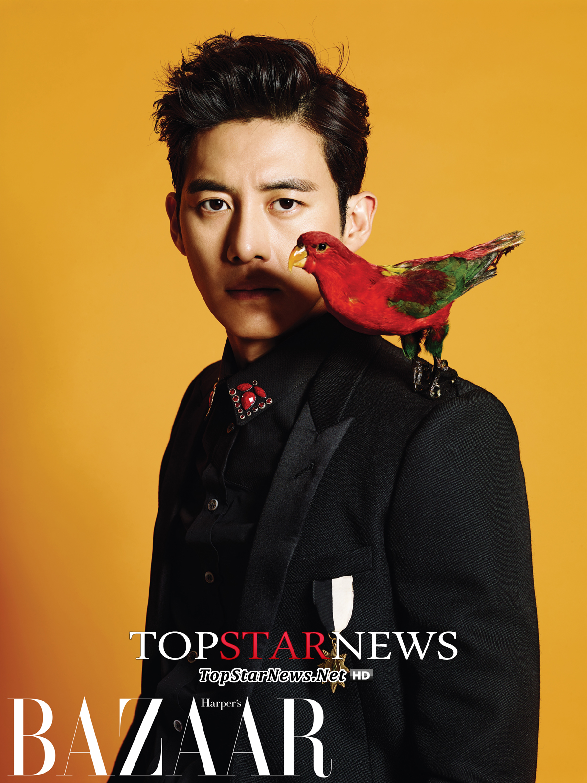 고수(Ko Soo), '카리스마'넘치는 '가을남자' 화보 사진 공개 - 장재연 기자 - 톱스타뉴스